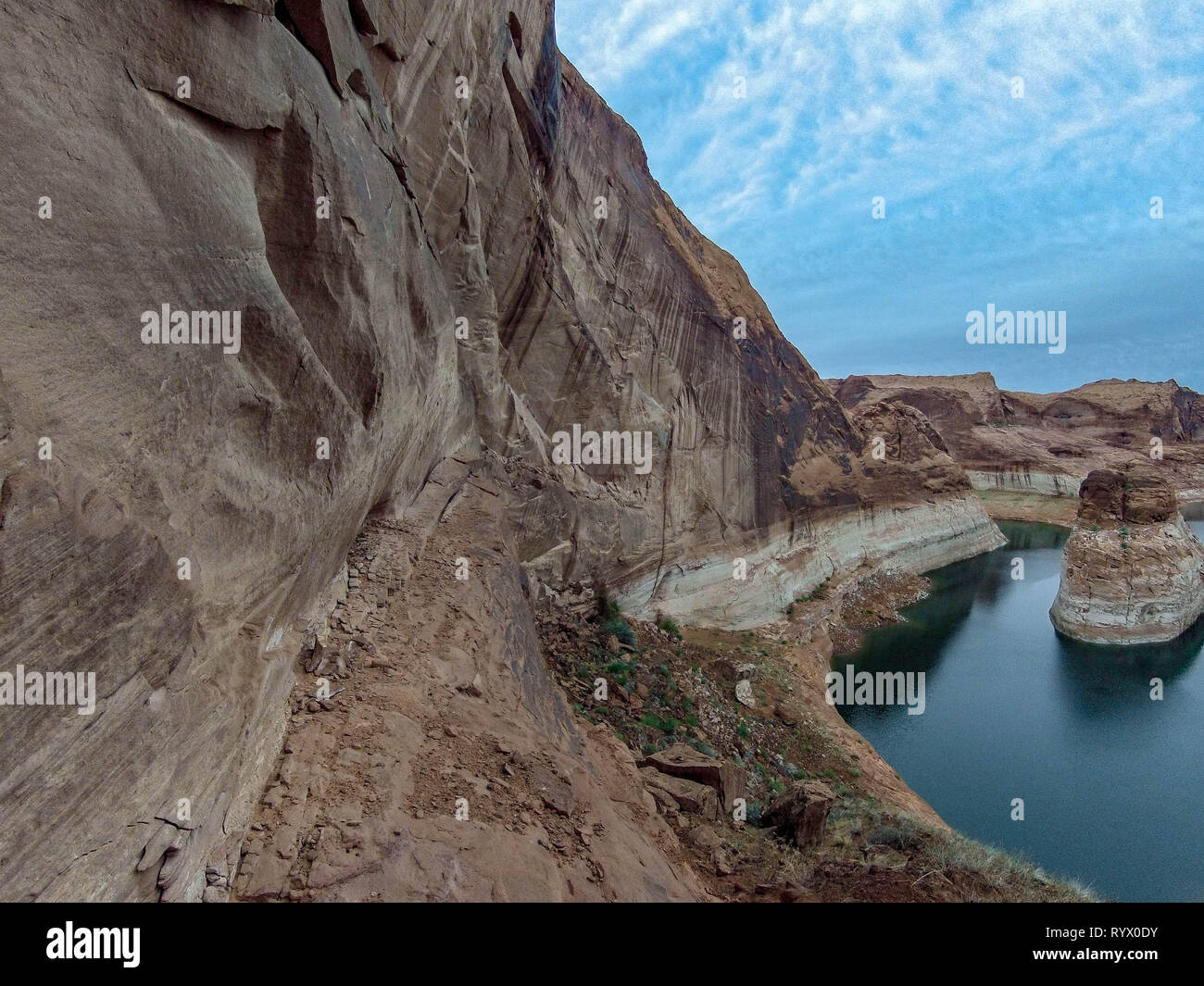 A warm summer afternoon at Lake Powell, Utah. Large red, orange ...