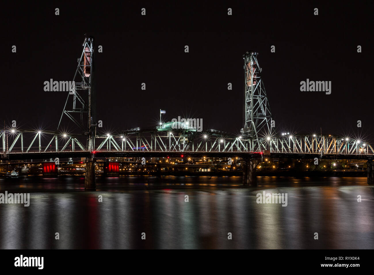Portland city bridges steel hi-res stock photography and images - Alamy