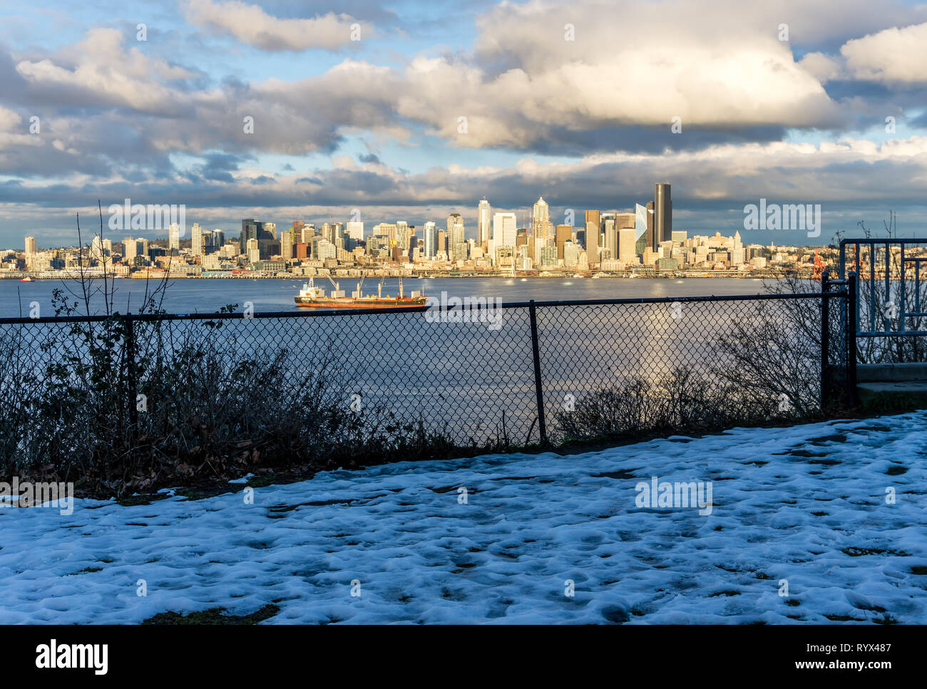 A view of the Seattle skyline in Winter. Snow is on the ground Stock ...