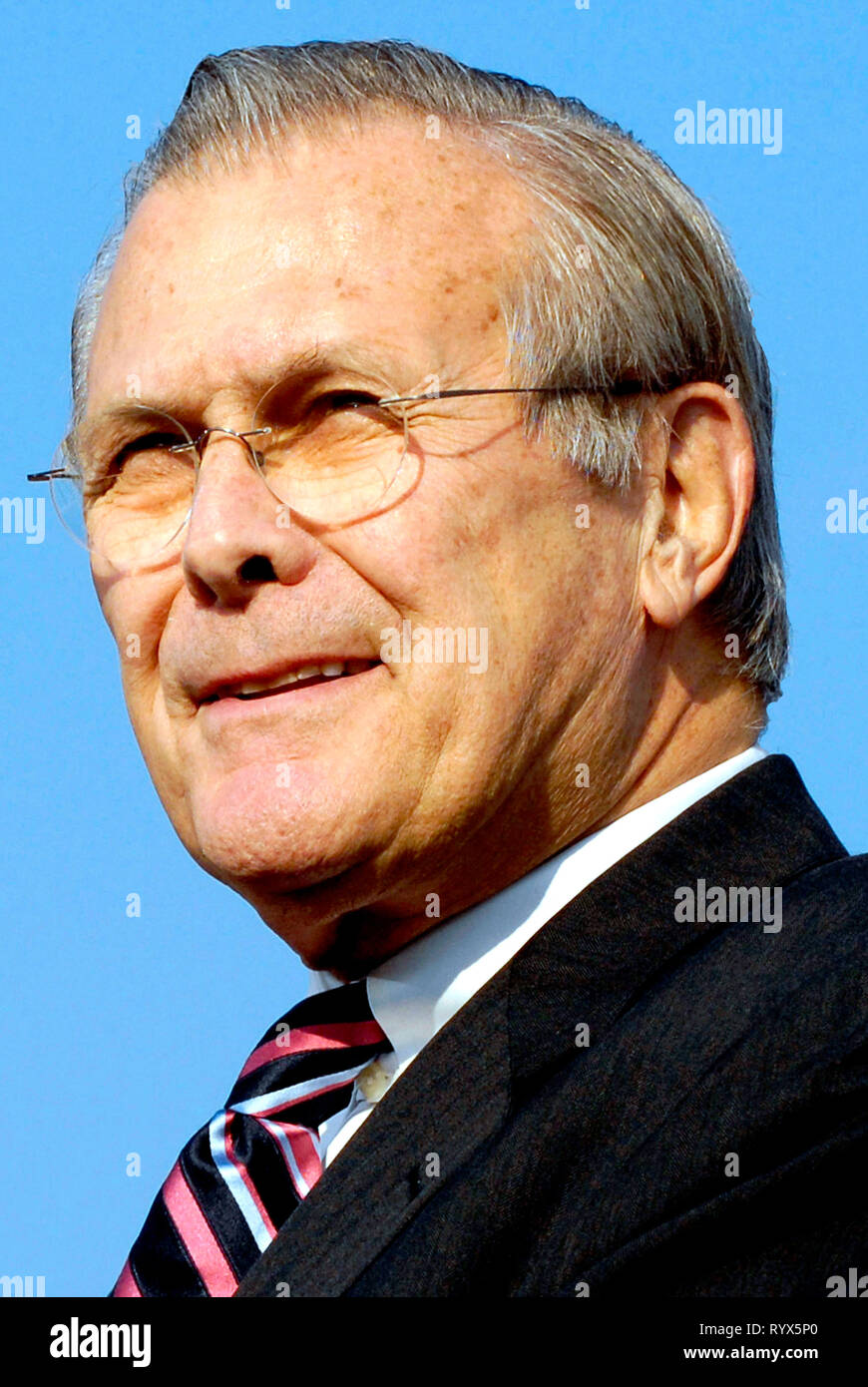 Donald rumsfeld hi-res stock photography and images - Alamy