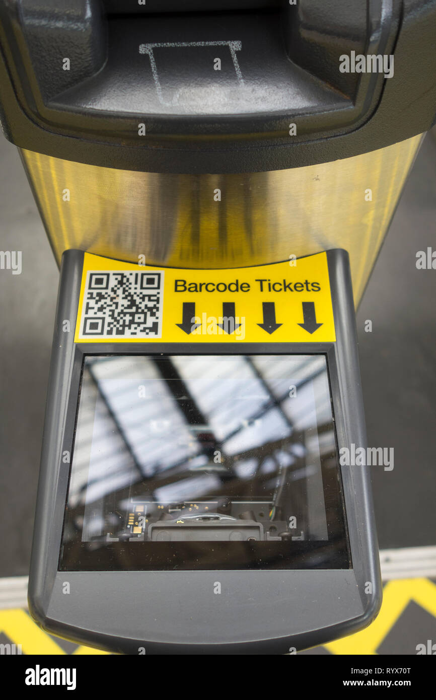 Qr Code Scanner High Resolution Stock Photography and Images - Alamy