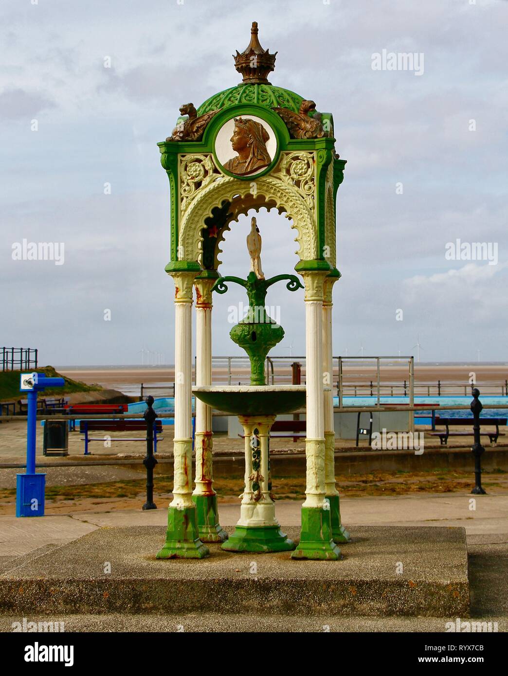 Hoylake promenade hi-res stock photography and images - Alamy