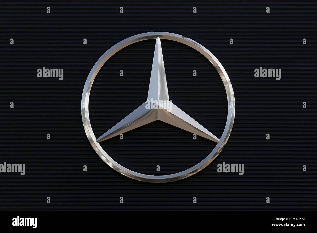 Mercedea benz cars hi-res stock photography and images - Alamy