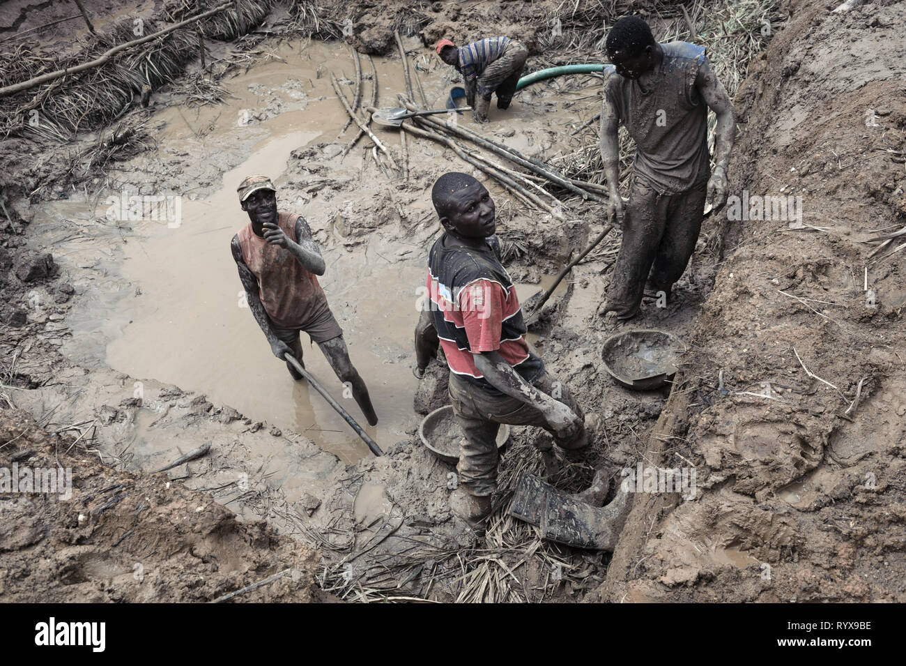 Artisanal miners at a gold mine near Iga Barriere, Ituri province ...
