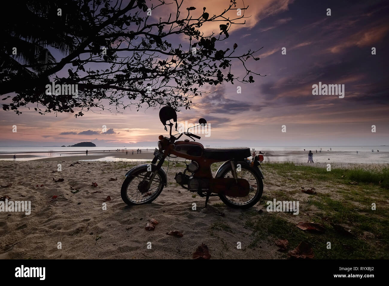 Pesona Pantai Tanjung Pendam Belitung Stock Photo - Alamy