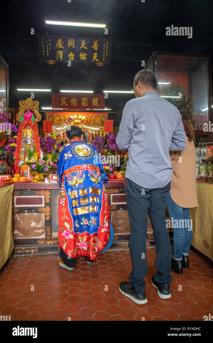 Taiwan temple ceremony hi-res stock photography and images - Alamy