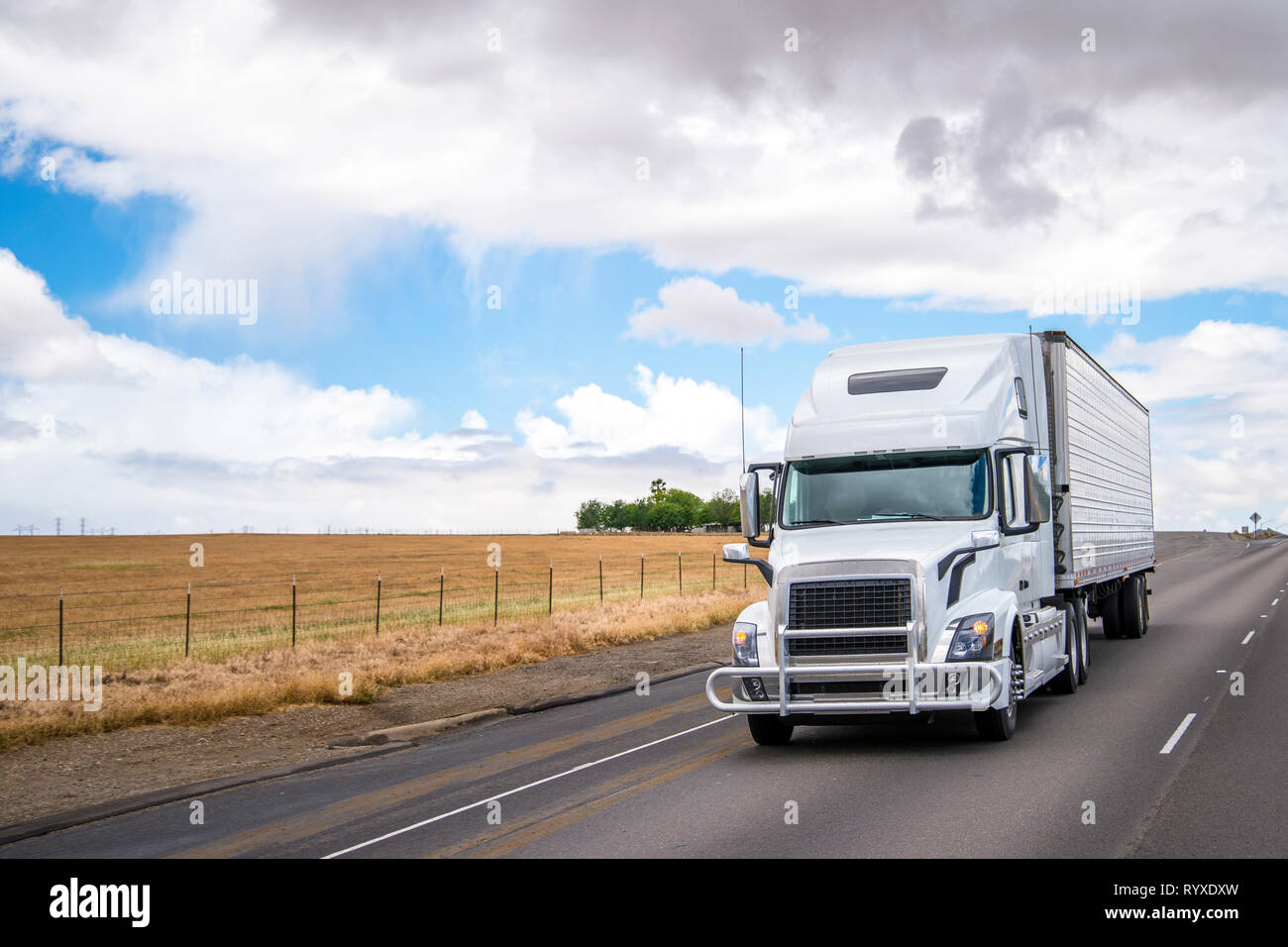 18 Wheeler Drawing Standard Dimensions 140+ Semi Truck Aerial Stock
