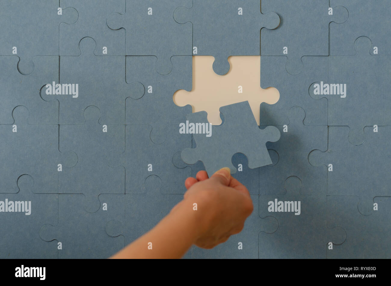 Connecting the pieces together hi-res stock photography and images - Alamy