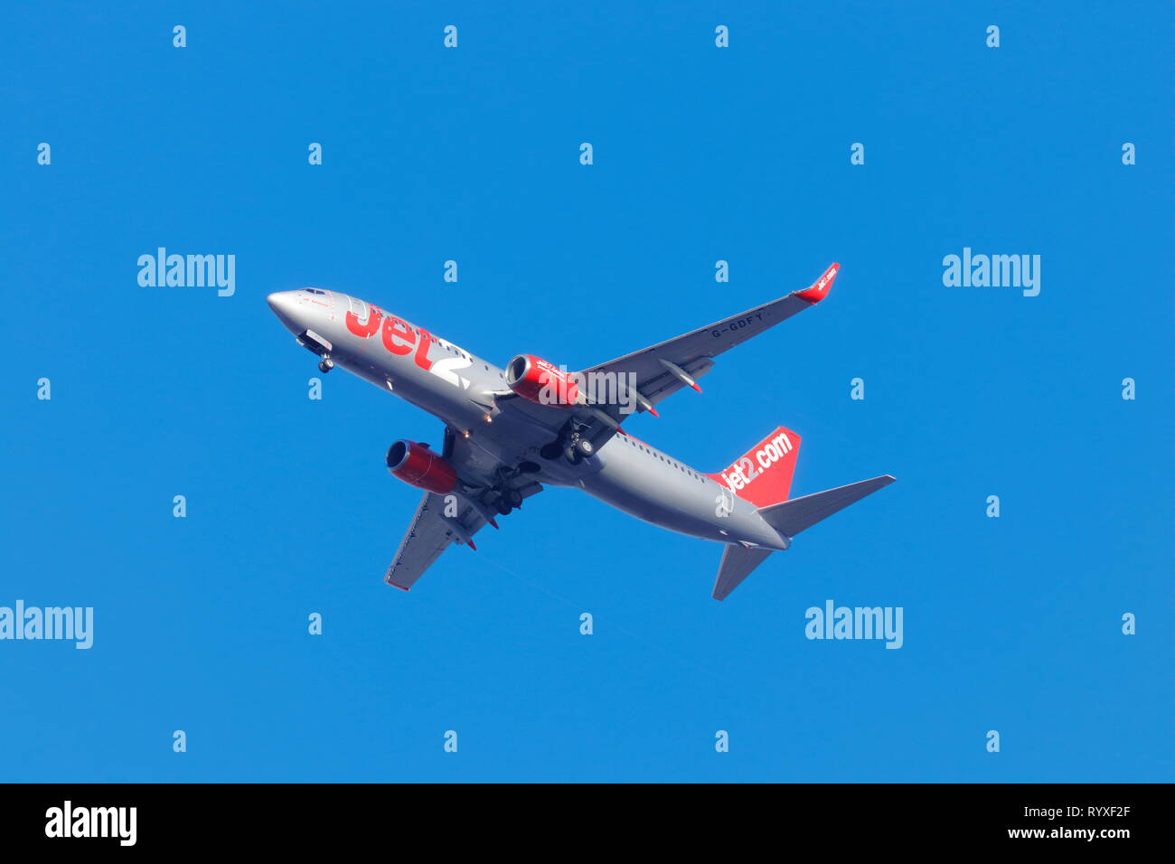 A Jet 2 Boeing 737 G-GDFY on final approach to Leeds Bradford ...