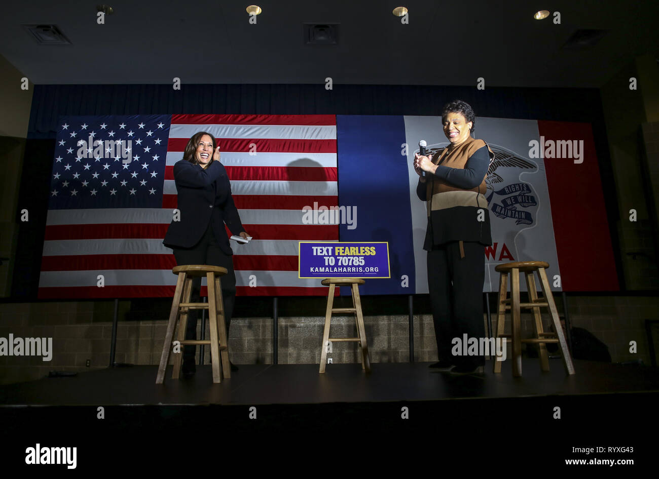 Canon 800 lens hi-res stock photography and images - Alamy