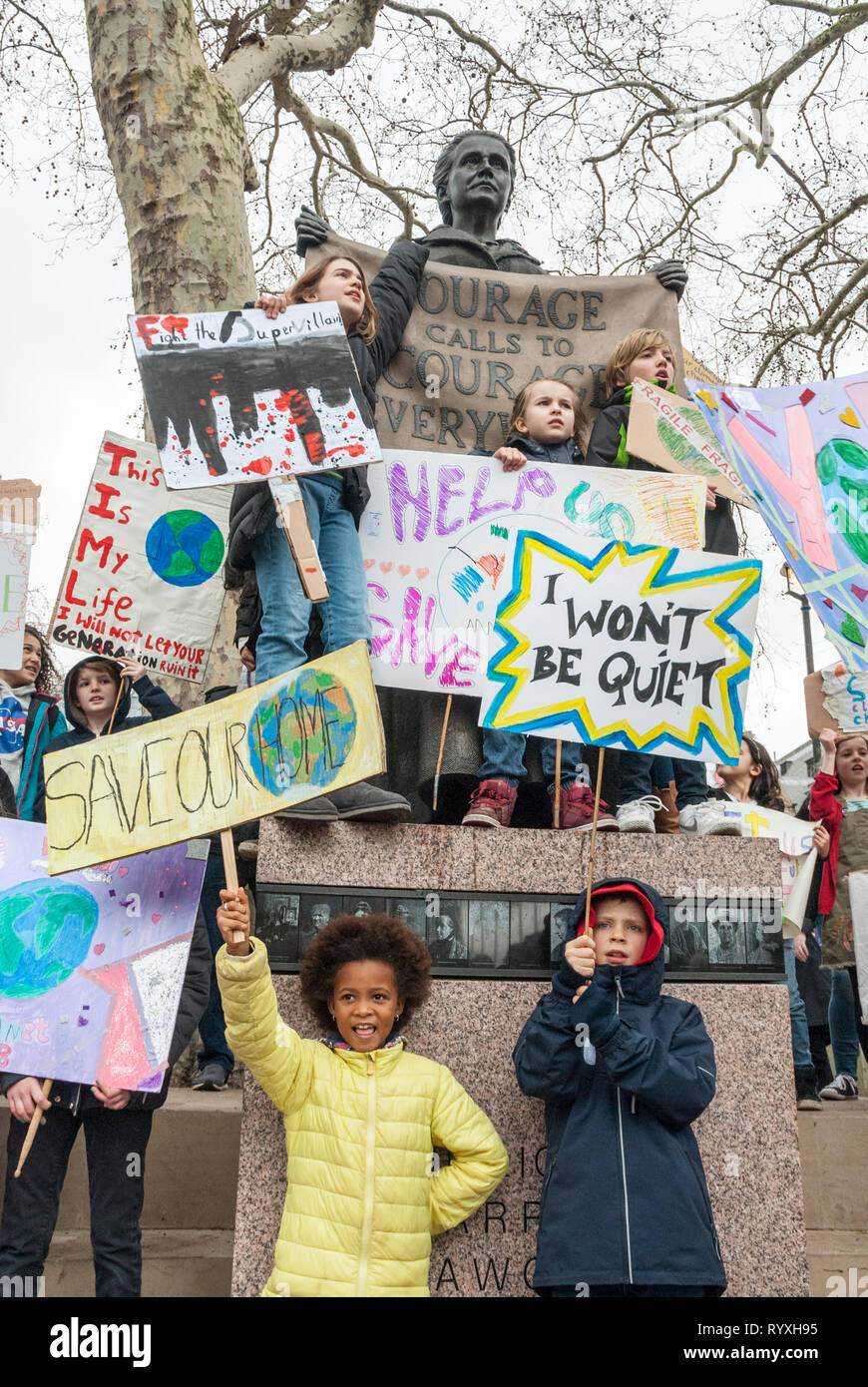 Save the planet rally hi-res stock photography and images - Alamy