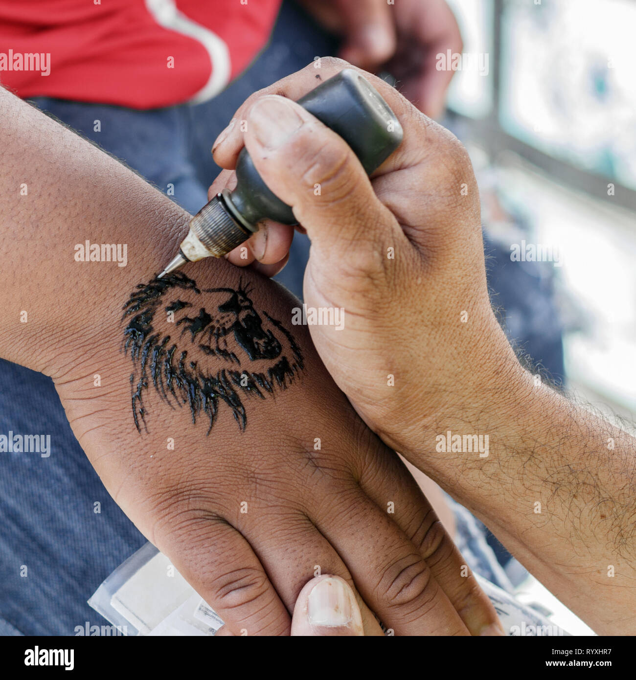 Los Angeles, California, USA. 27th June, 2015. Henna tattoo on hand ...
