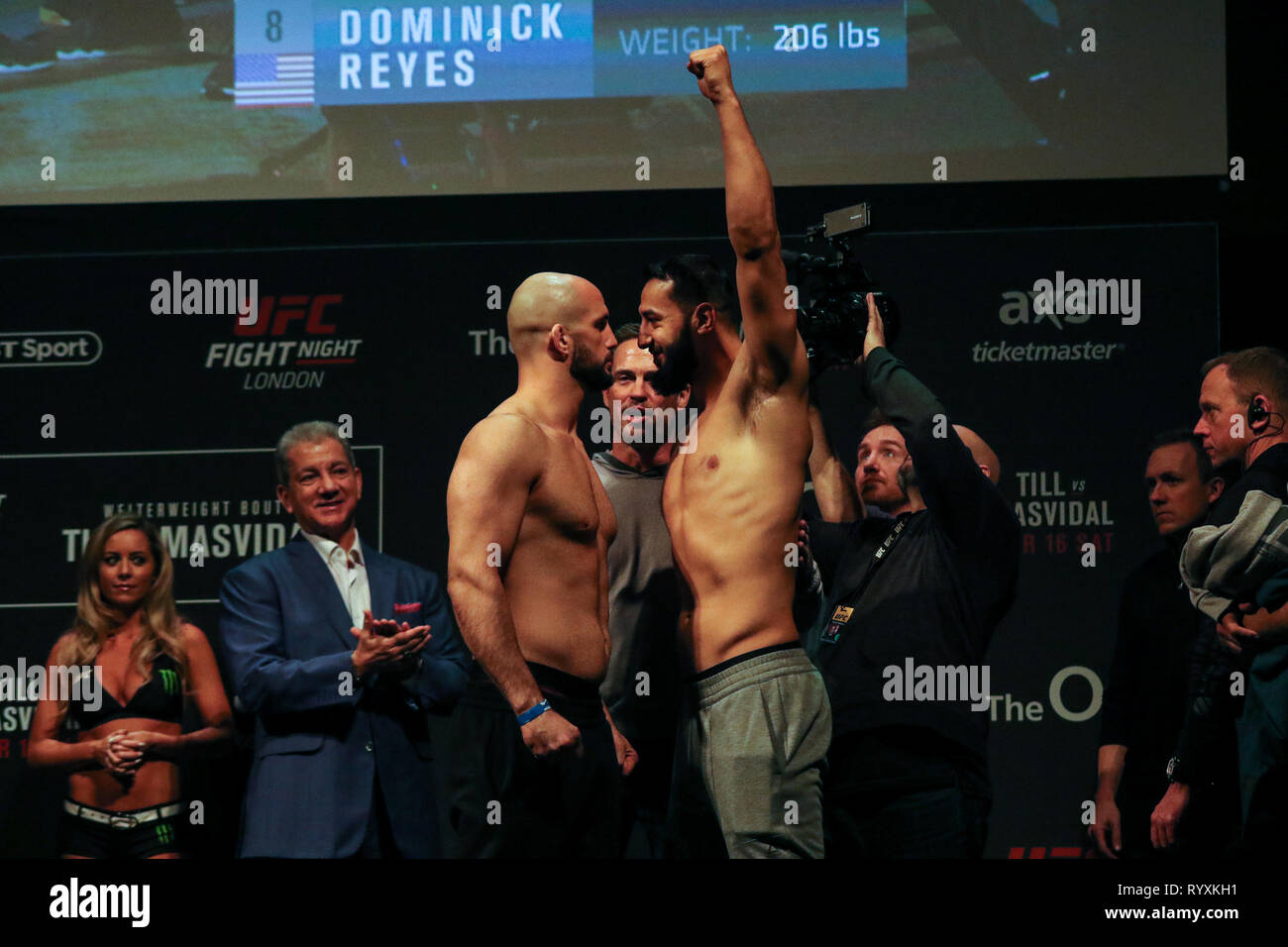 Ufc weigh ins hi-res stock photography and images - Alamy