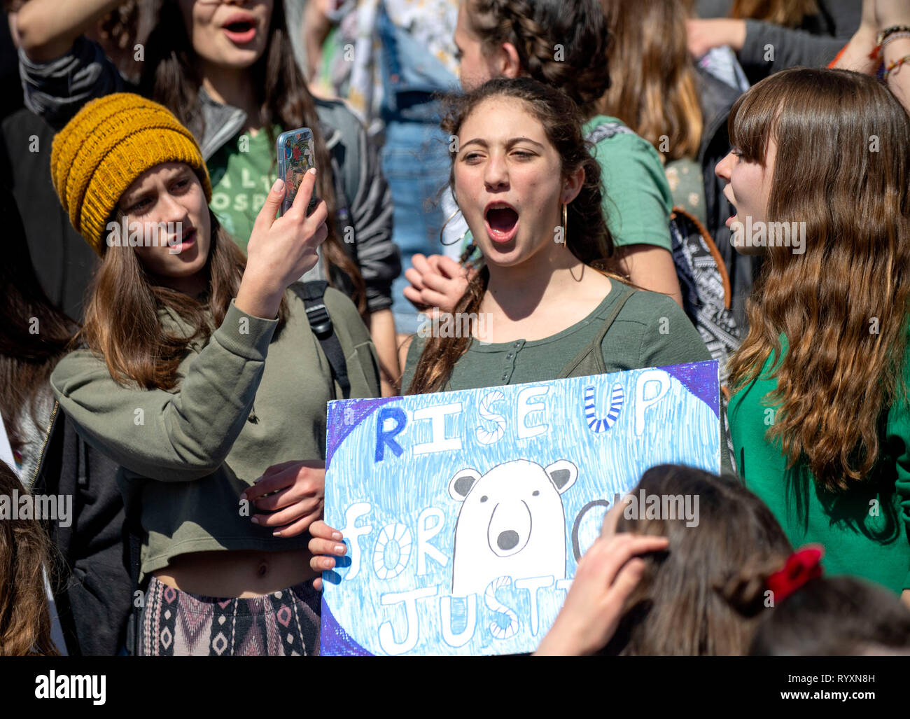 School climate strikes 2019 usa hi-res stock photography and images - Alamy