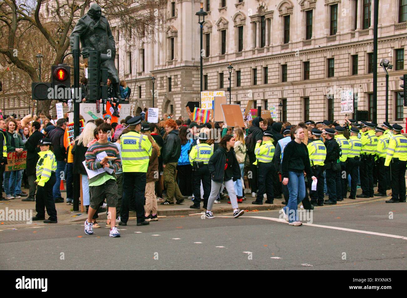Ucl London Statue High Resolution Stock Photography and Images - Alamy