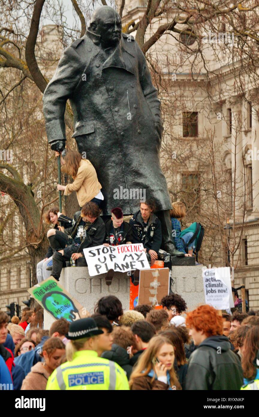 Ucl London Statue High Resolution Stock Photography and Images - Alamy