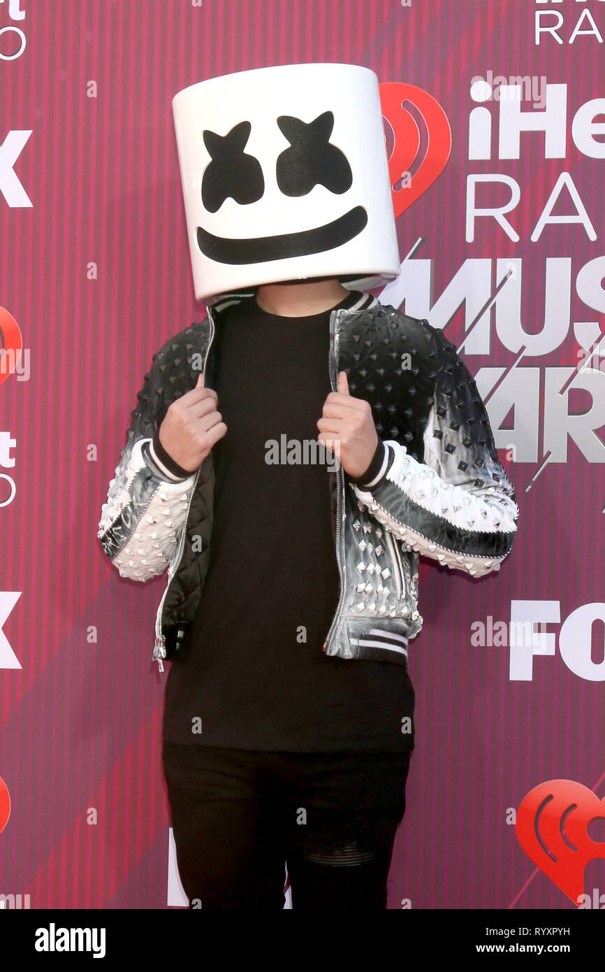 Marshmello hi-res stock photography and images - Alamy