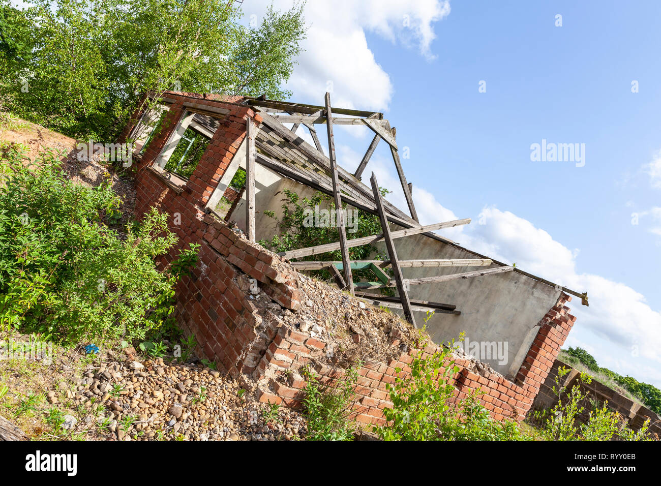 Battered brickwork hi-res stock photography and images - Alamy
