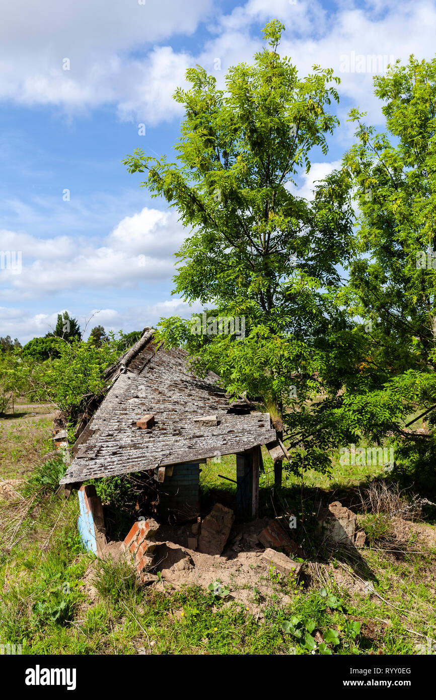 Old disused sand quarry in Doncaster, South Yorkshire Stock Photo - Alamy