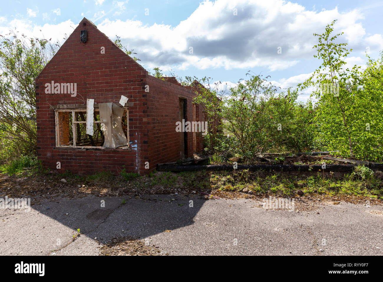 Old disused sand quarry in Doncaster, South Yorkshire Stock Photo - Alamy