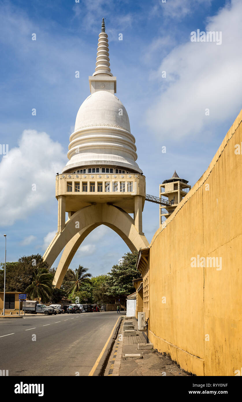 Buddhist shrine chaithya sri lanka hi-res stock photography and images ...