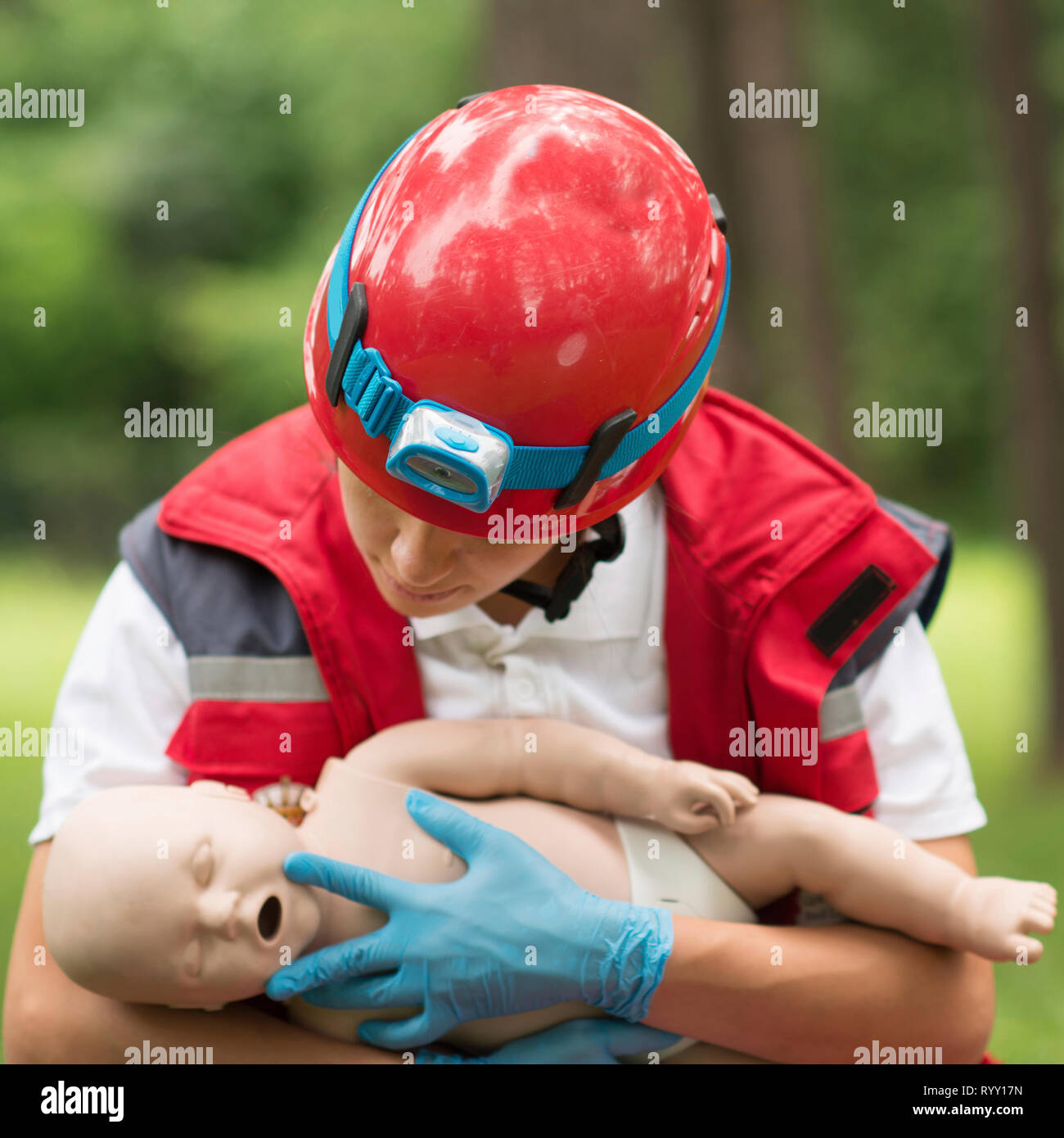 Baby first aid class hi-res stock photography and images - Alamy