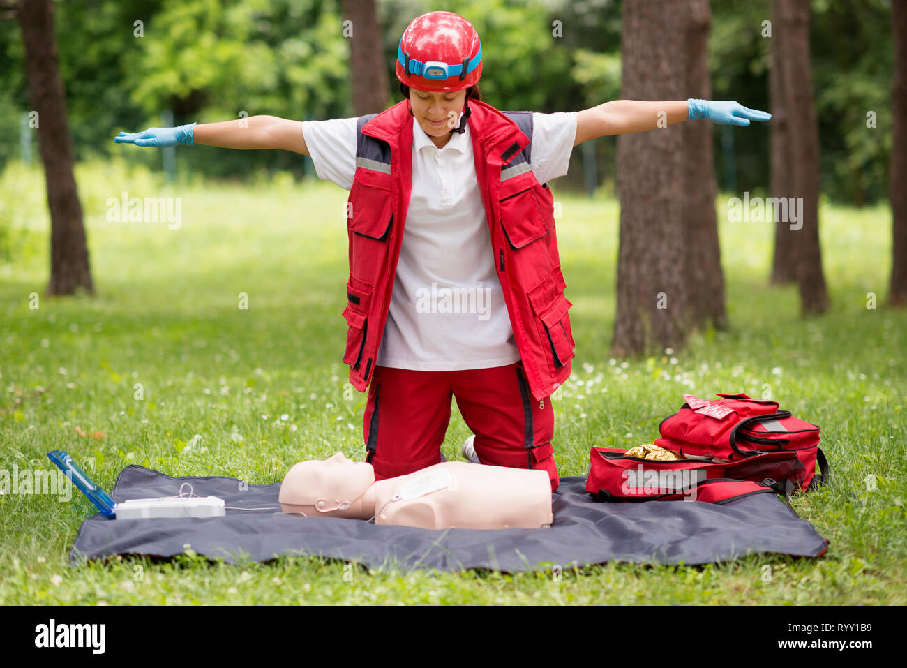 Resuscitation outdoors hi-res stock photography and images - Alamy