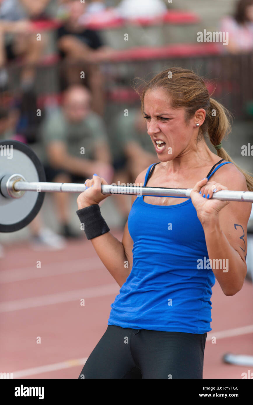 Female lifting competition hi-res stock photography and images - Alamy