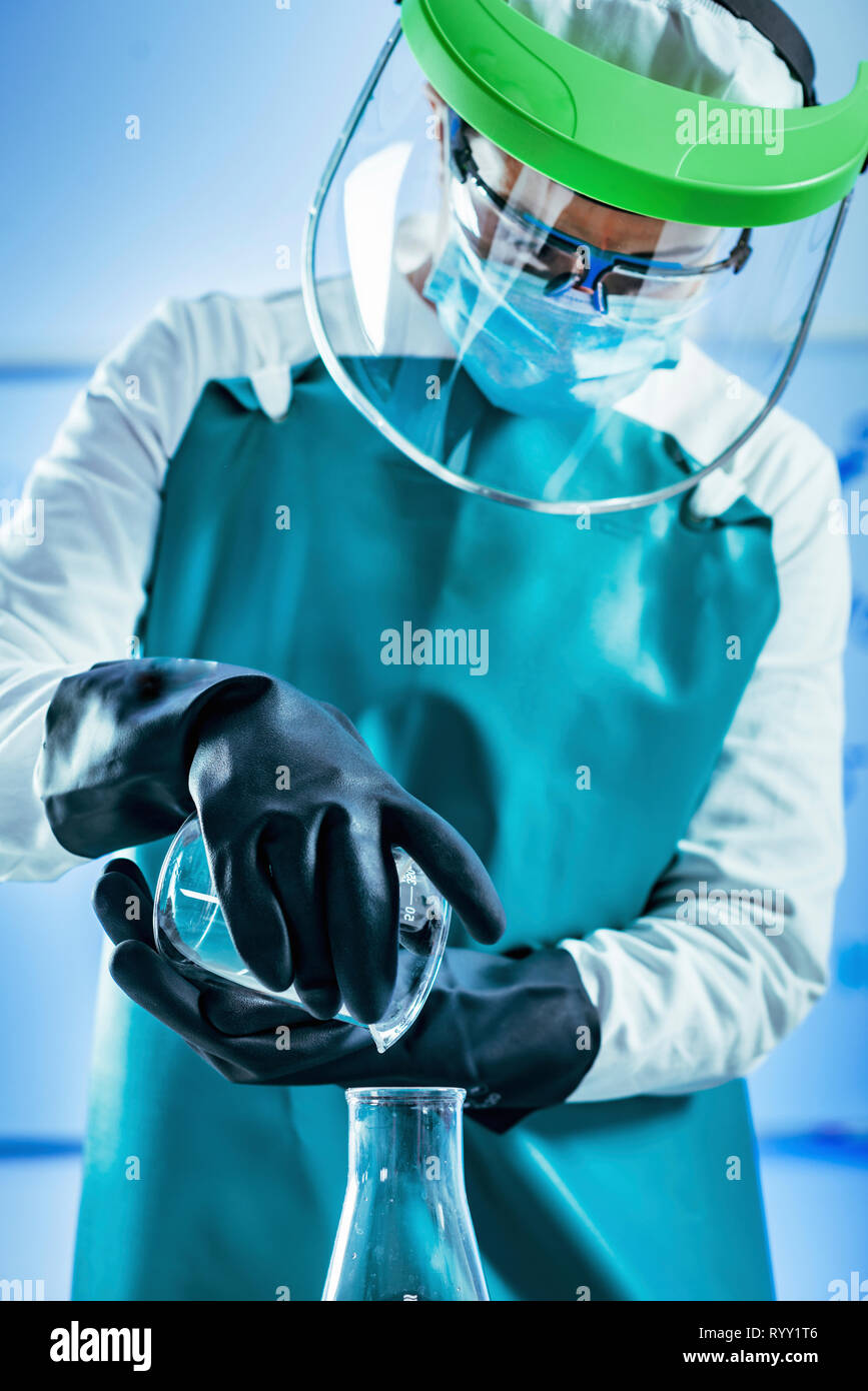 Cryogenic scientist hi-res stock photography and images - Alamy