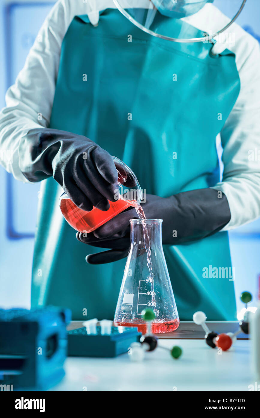 Cryogenic scientist hi-res stock photography and images - Alamy