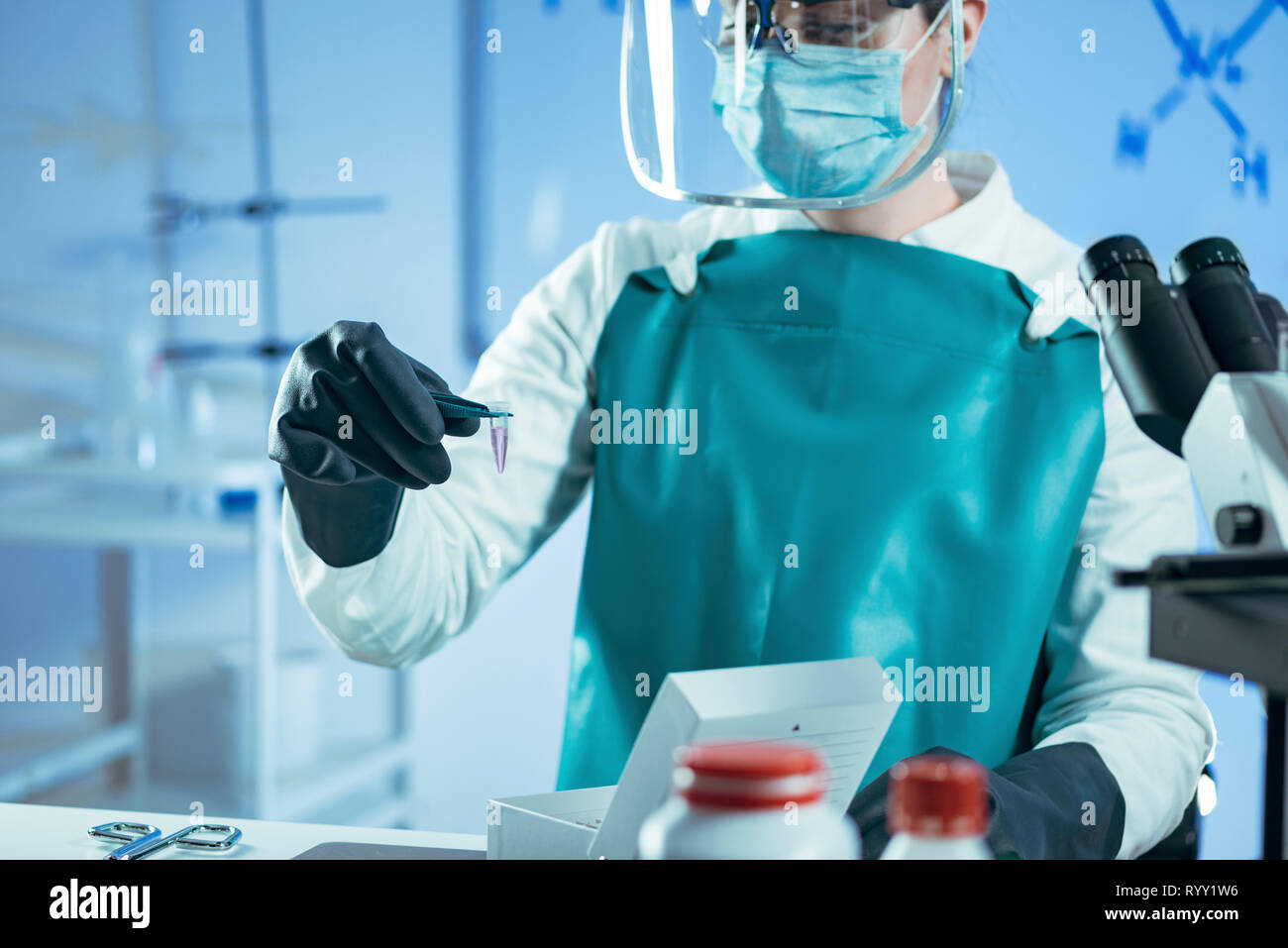 Cryopreservation hi-res stock photography and images - Alamy