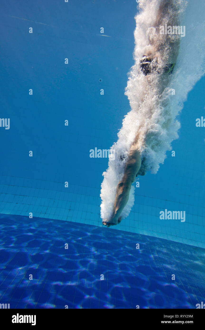 Diver under water splash pool hi-res stock photography and images - Alamy