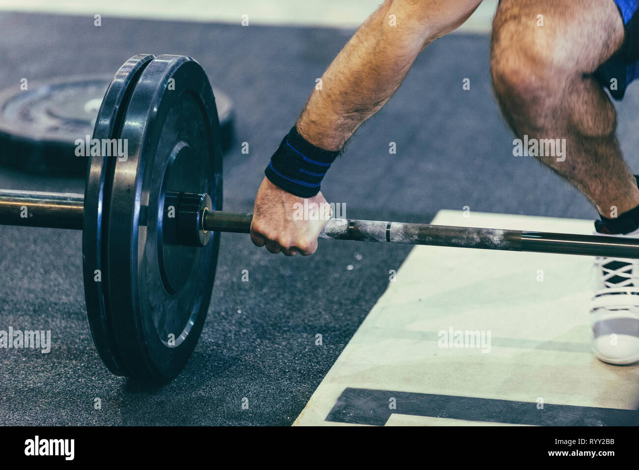 Weightlifting hi-res stock photography and images - Alamy