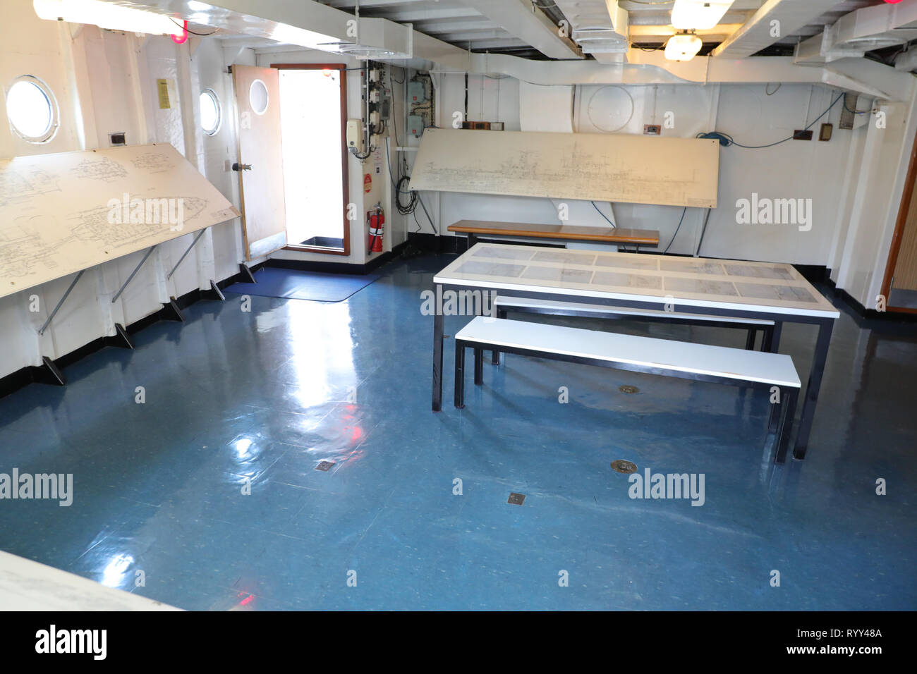 Destroyer HMAS Vampire at the Australian National Maritime Museum ...