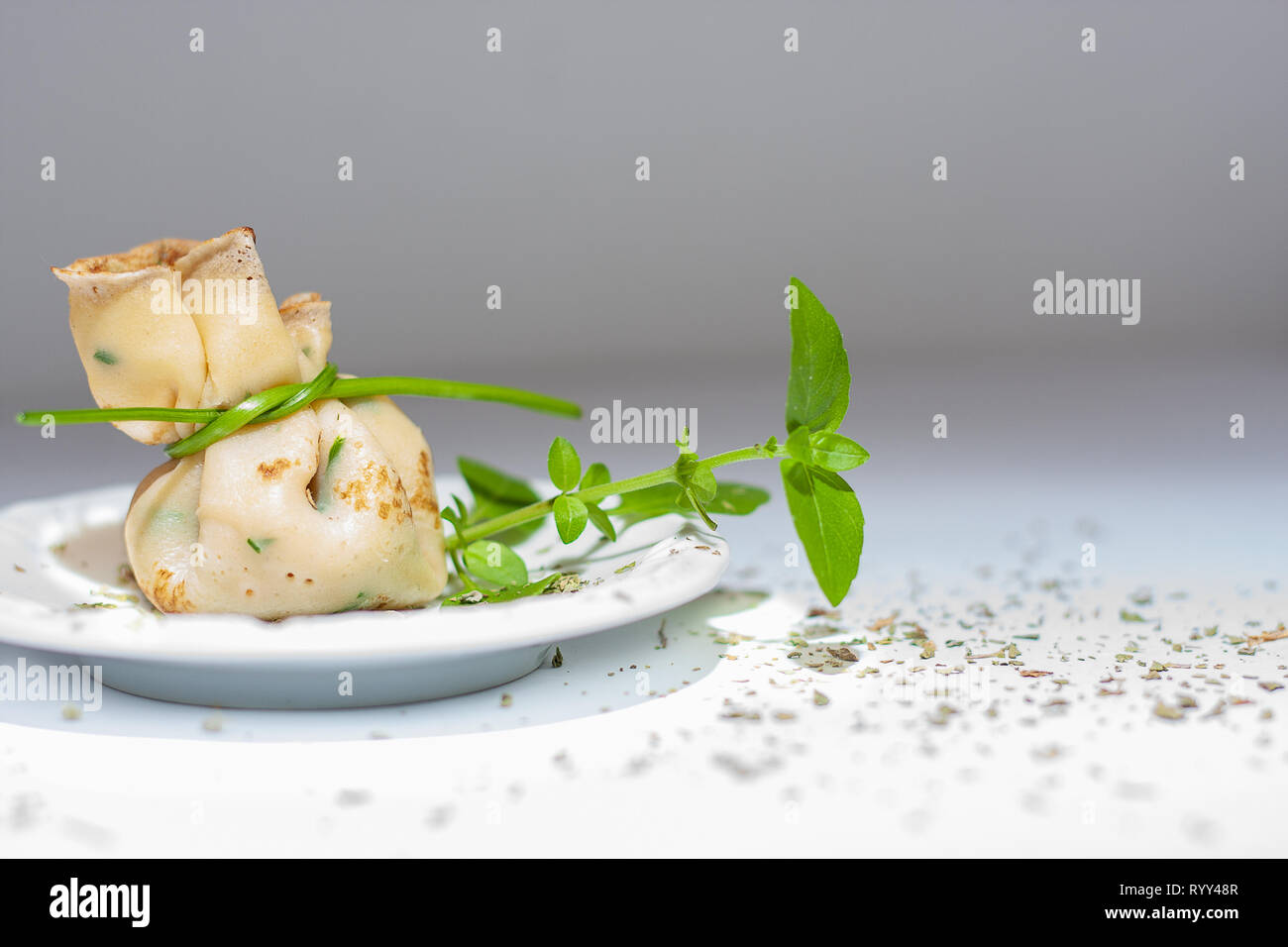 Chicken crepes hi-res stock photography and images - Alamy