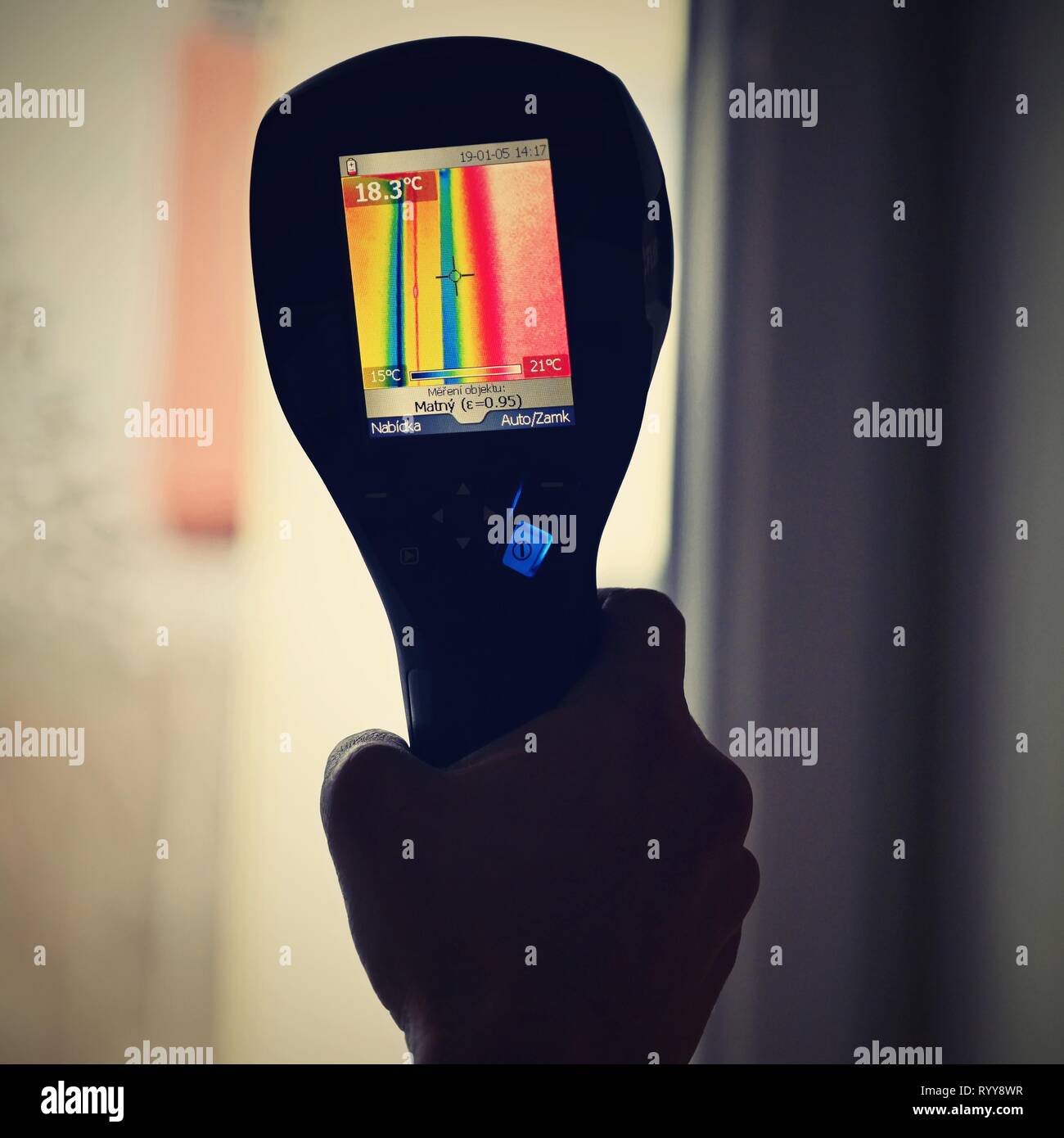 Hand thermal imaging camera to check temperature Stock Photo - Alamy