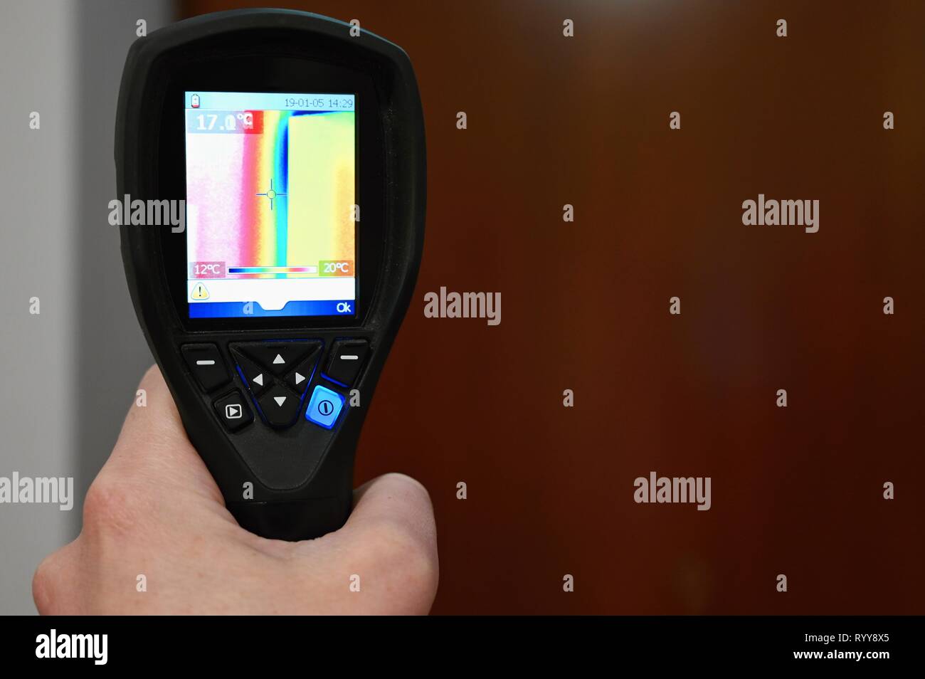 Hand thermal imaging camera to check temperature Stock Photo - Alamy