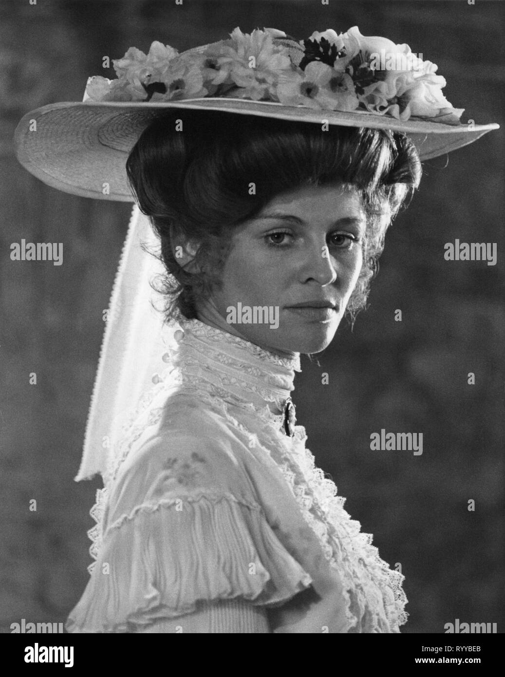 Julie christie go between Black and White Stock Photos & Images - Alamy