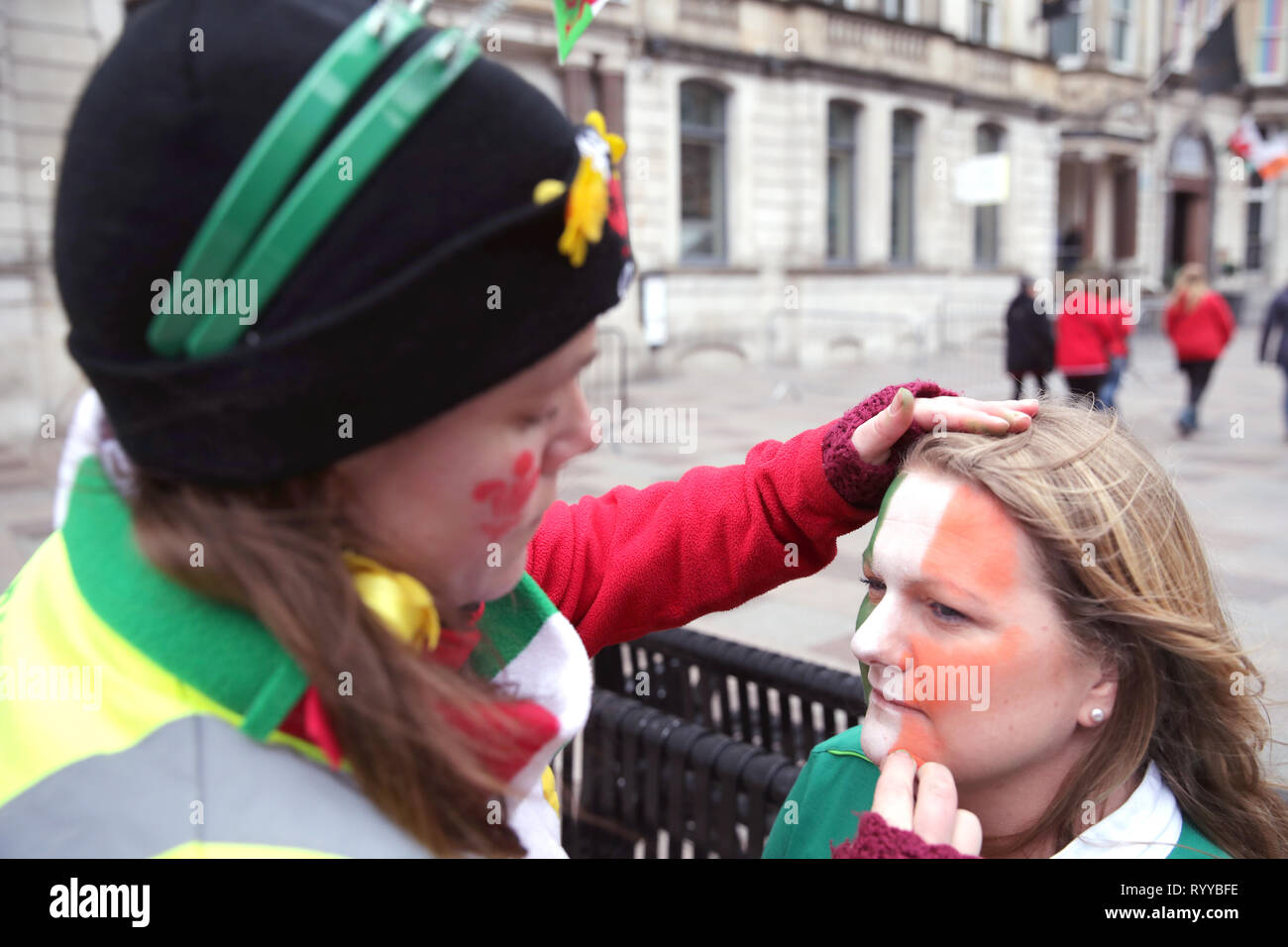 Guinness face hi-res stock photography and images - Alamy