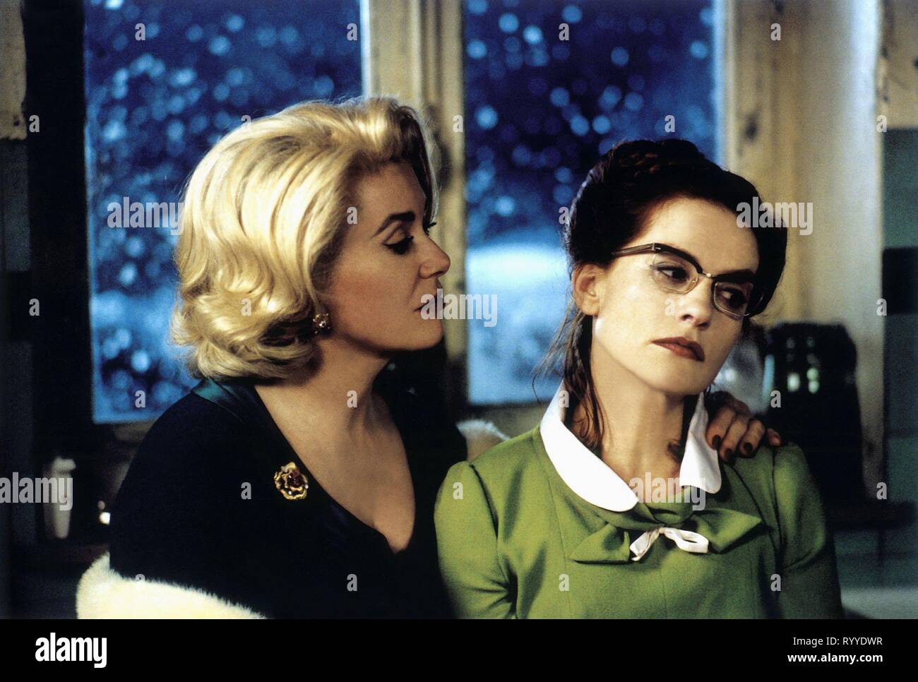 8 Femmes High Resolution Stock Photography and Images - Alamy