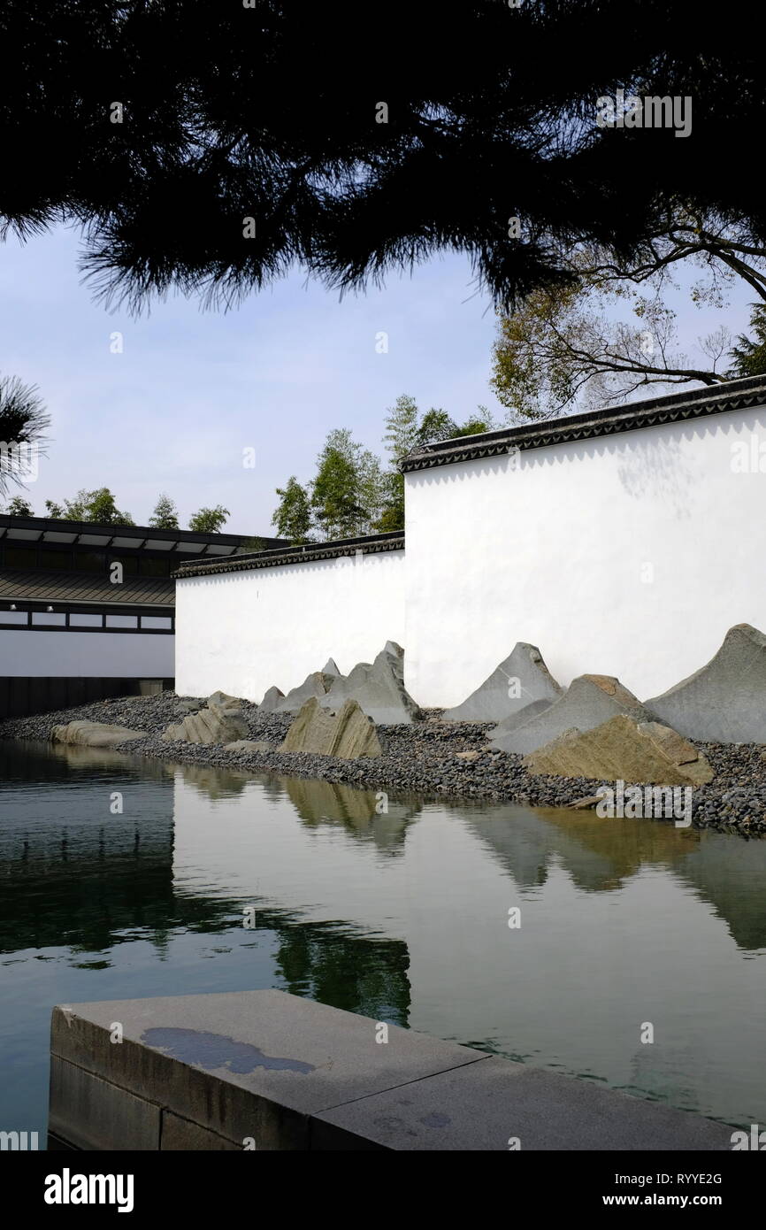 New reflecting pool hi-res stock photography and images - Alamy