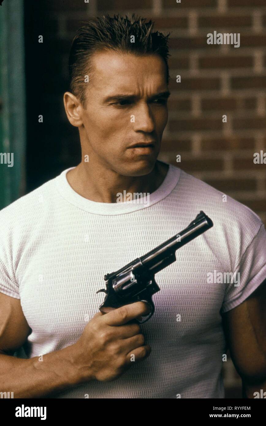 ARNOLD SCHWARZENEGGER, RED HEAT, 1988 Stock Photo - Alamy