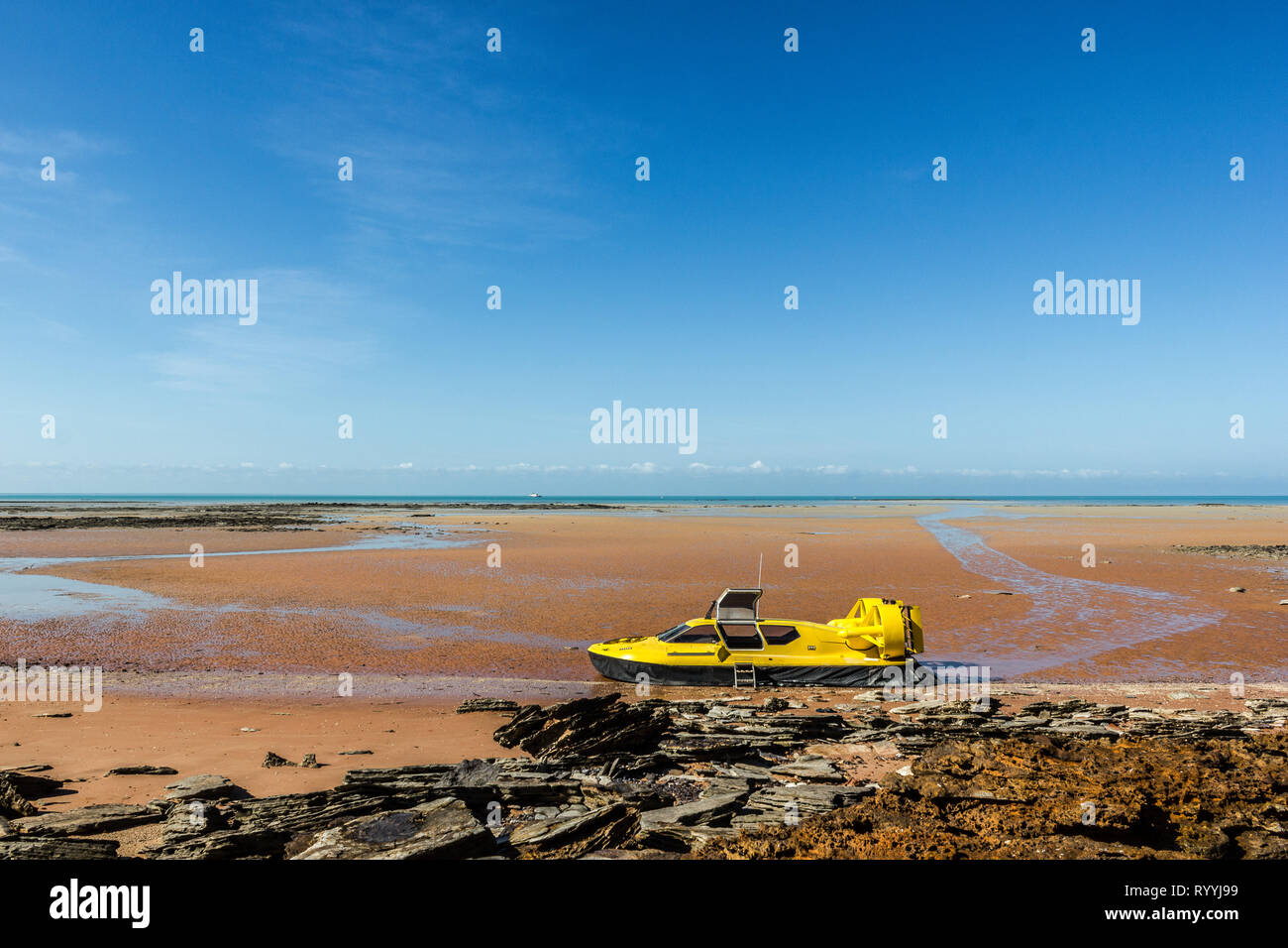 Dinosaur footprints broome hi-res stock photography and images - Alamy