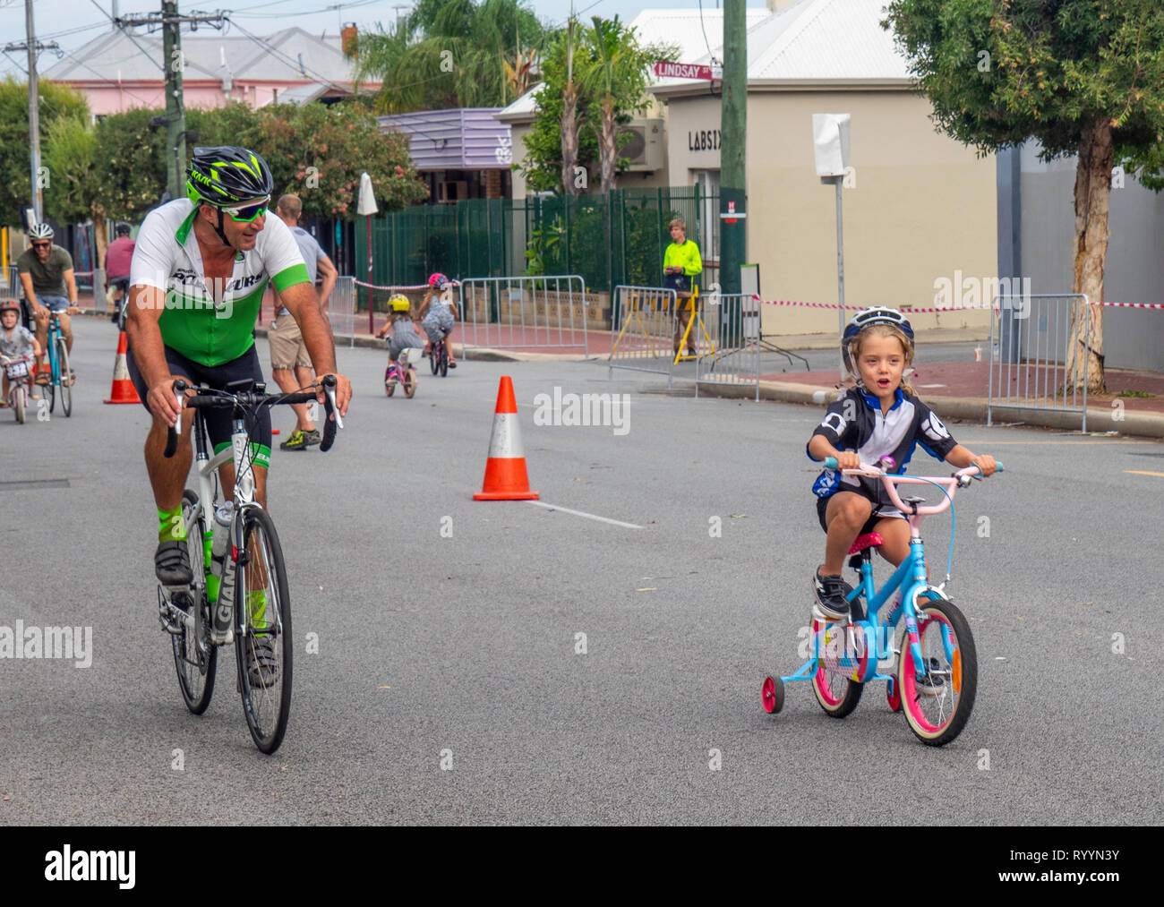 Children riding bikes australia hi-res stock photography and images - Alamy