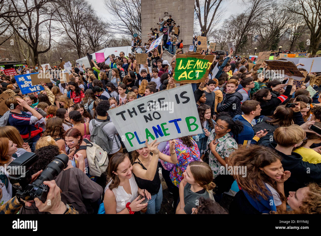 Climate change march 15 2019 usa hi-res stock photography and images ...