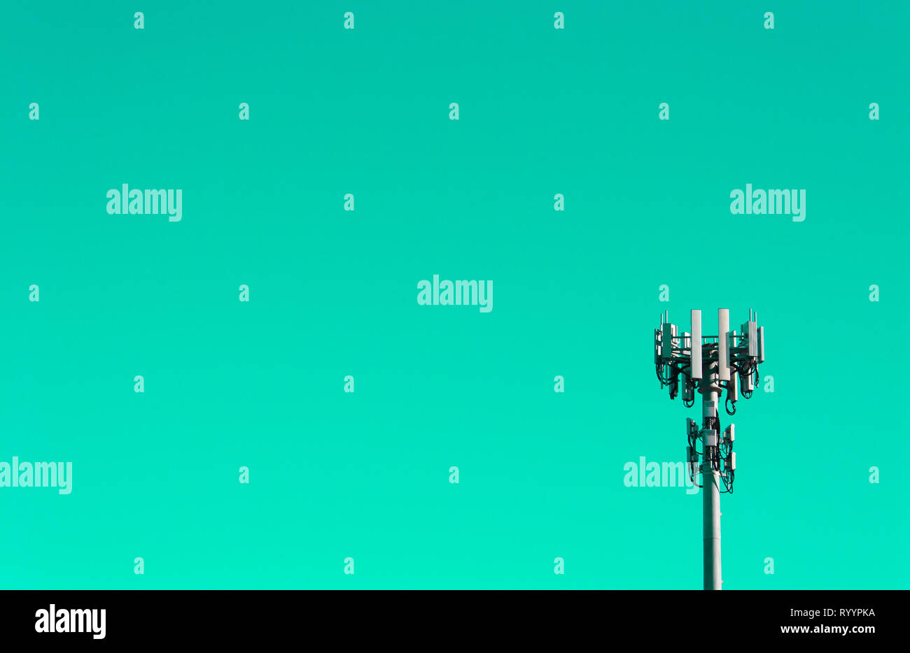 Mobile phone signal tower hi-res stock photography and images - Alamy