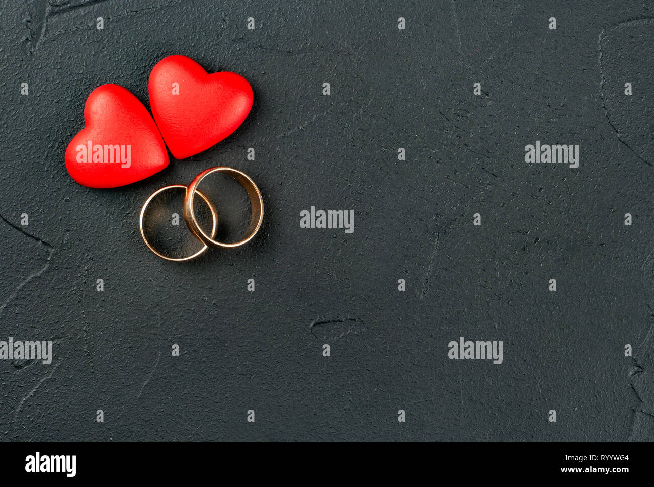 Gold ring top view hi-res stock photography and images - Alamy