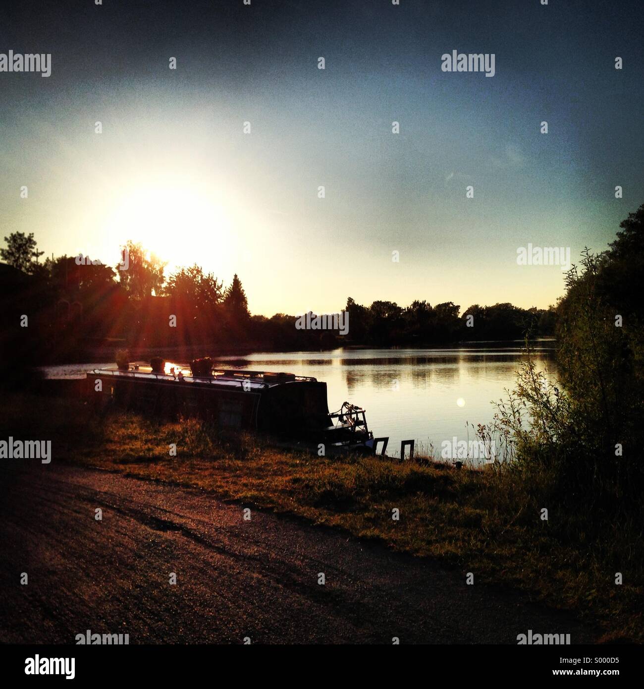 Overlooking the river thames hi-res stock photography and images - Alamy