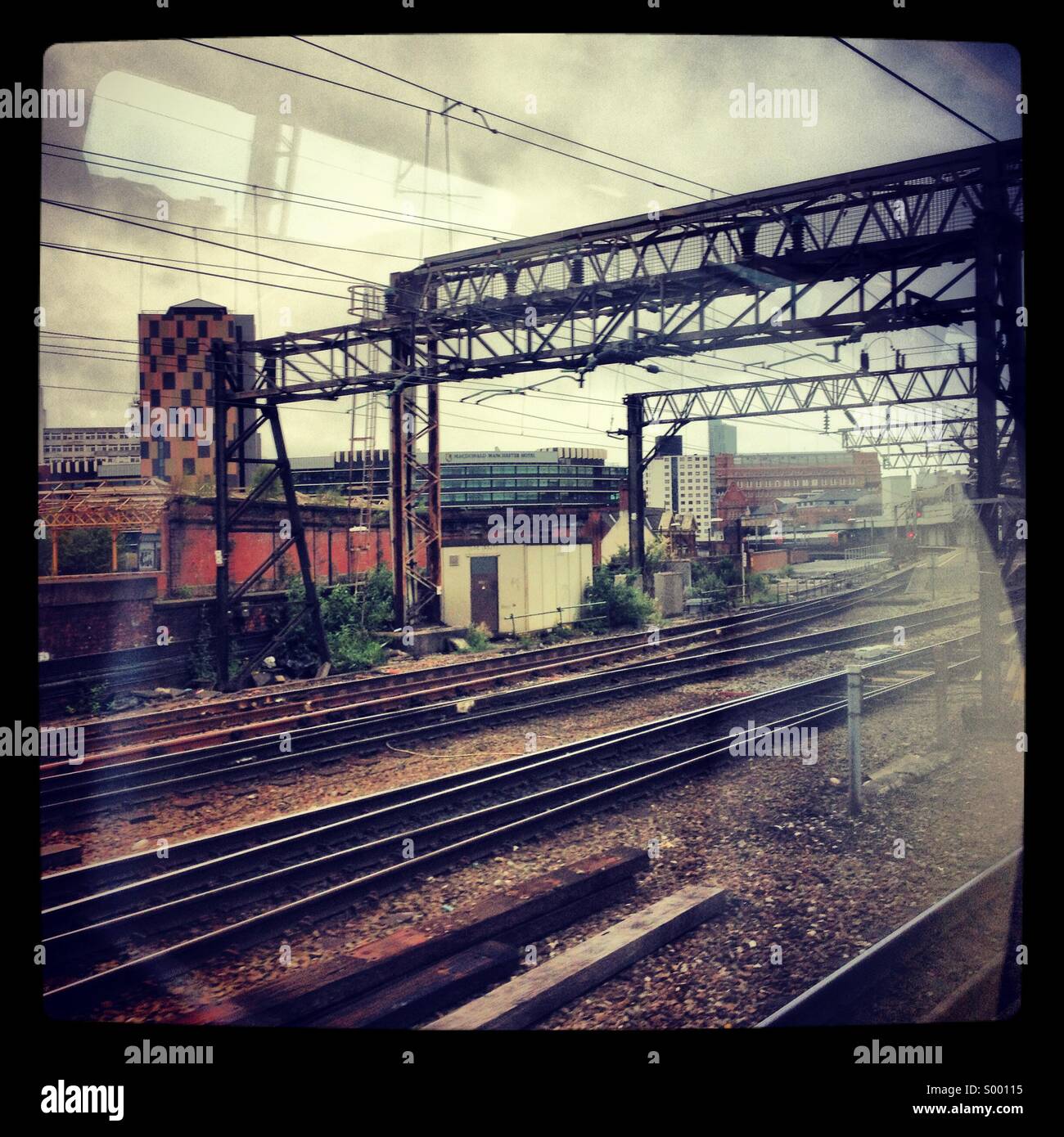 Railway overhead cables hi-res stock photography and images - Alamy
