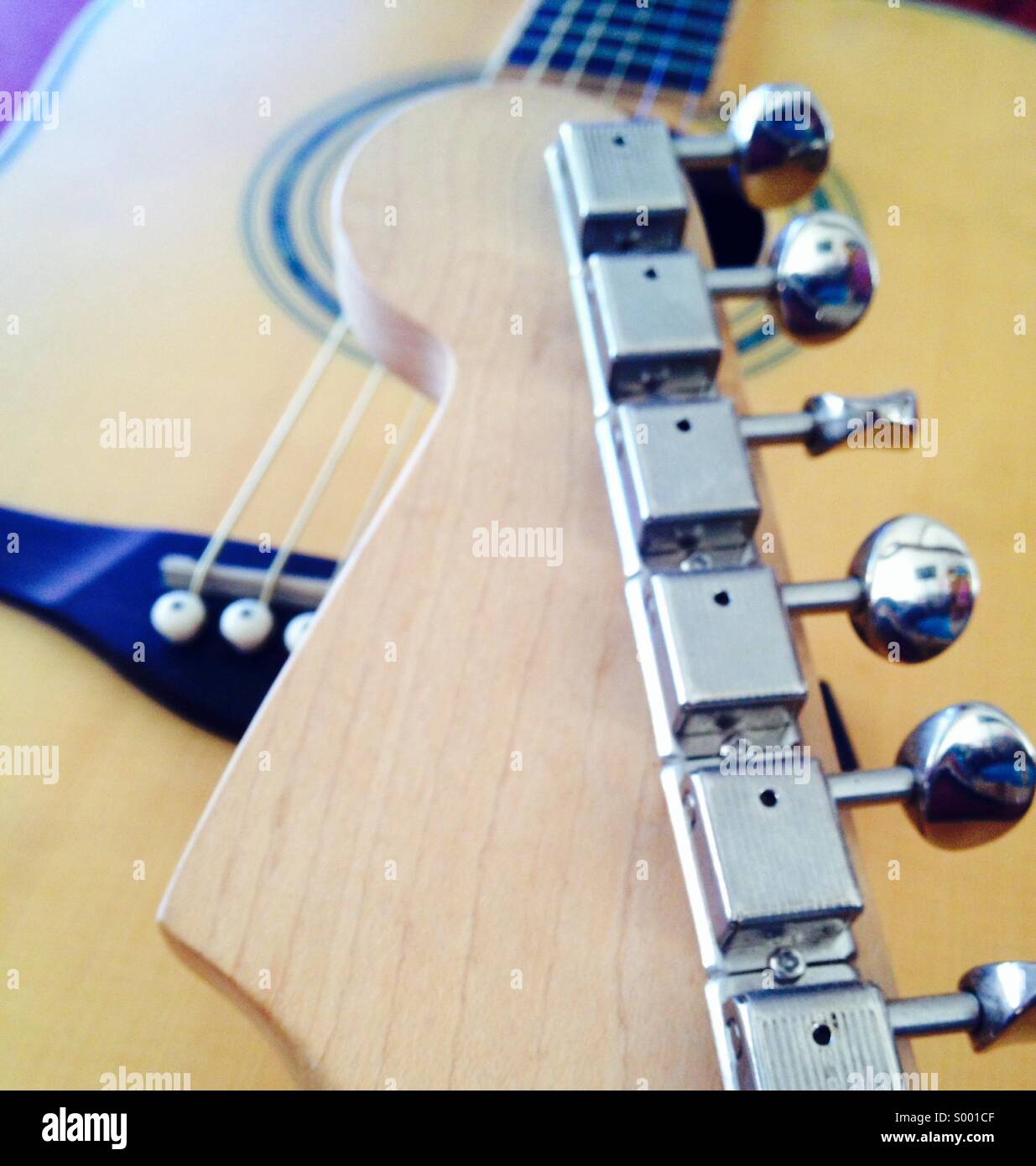 Guitar machine heads hi-res stock photography and images - Alamy